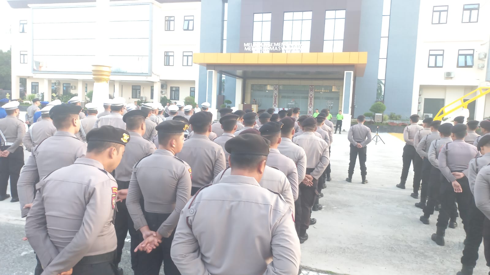 Kapolresta Balikpapan Pimpin Apel Kesiapan Pengamanan HUT REI ke-53 - Mediahumaspolri.com